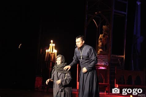 ФОТО Парисын дарь эхийн сүм жүжгээс