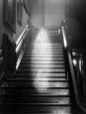 Ghost Hauntings Apparitions And Ghosts Occultopedia The Occult
