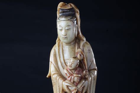 寿山石雕东门派鼻祖林谦培少见传世雕品《送子观音》鉴赏
