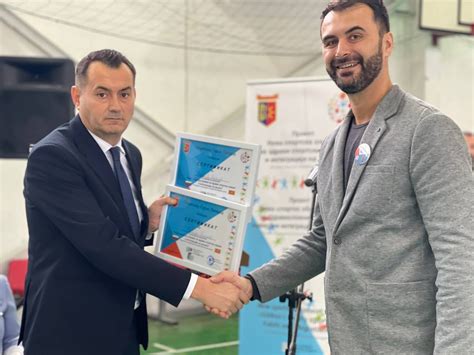 Стојкоски Во соработка со Амбасадата на Република Бугарија обезбедивме спортска опрема за