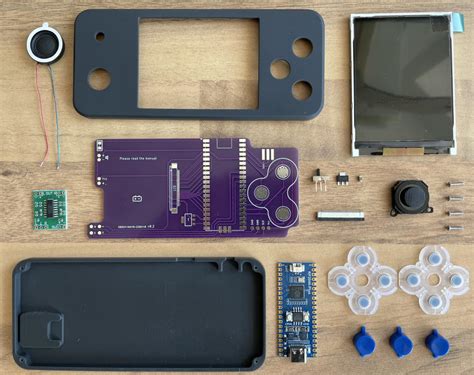 Raspberry Pi Pico Hero Handheld Emulates Sega Mega Drive