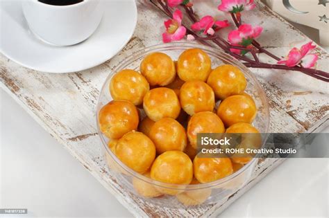 파인애플 타르트 또는 나나스 타르트 또는 나스타 쿠키 파인애플 잼이 들어간 쿠키 0명에 대한 스톡 사진 및 기타 이미지 0명 Eid Ul Fitr Ramadan