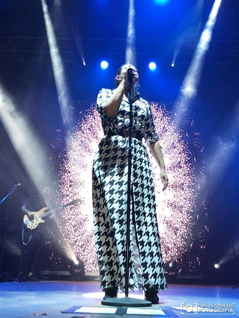 Una Arrebatadora Niña Pastori Hace Vibrar A Talavera Con Su Música La