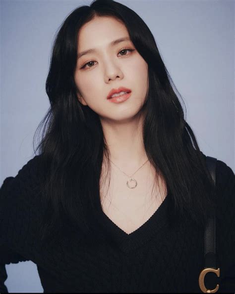 Blackpinks Jisoo Looks Alluring In New Photoshoot For Dior Makeup