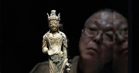 뉴스1 Pick 백제의 미소 금동관음보살 입상95년 만에 한국에서 만난다