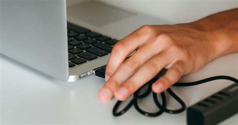 7 Rekomendasi Usb Hub Terbaik Untuk Tingkatkan Konektivitas 7 Rekomendasi Usb Hub Terbaik Untuk Tingkatkan Konektivitas