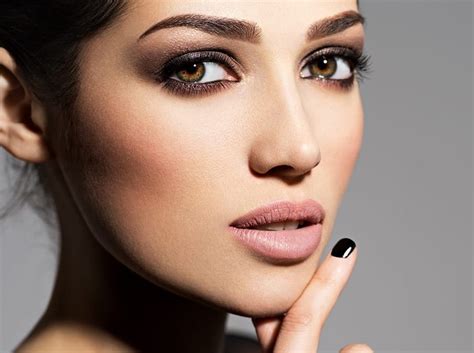 آرایش چشم پف دار با 10 ترفند آرایشی ساده مجله اینترنتی شادمگ