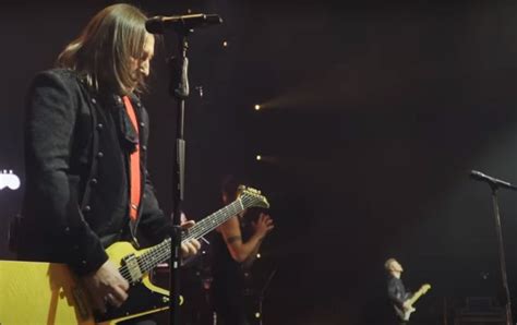 «Богатые на впечатления вокалист группы «Би 2 показал кадры из тайской тюрьмы