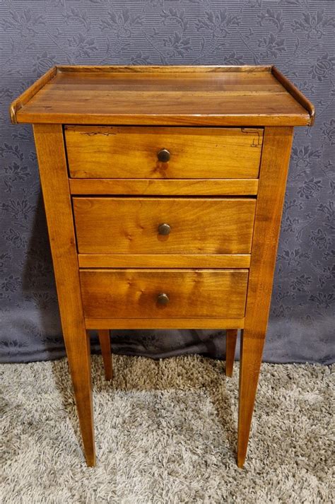Proantic Nineteenth Cherry Bedside