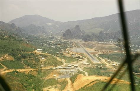 Looj Ceeb Thaum Ub Looj Ceeb Nim Nov Tseem Nco Tau