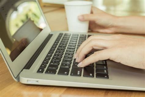 Foto Isi E Mail Pengguna Yahoo Kini Bisa Diintip Untuk Iklan