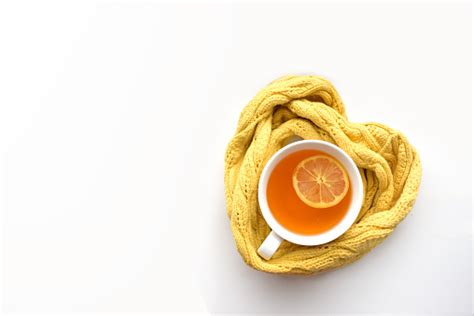 흰색 바탕에 심 혼의 형태로 스카프에 뜨거운 홍차의 낯 짝 차 뜨거운 음료에 대한 스톡 사진 및 기타 이미지 차 뜨거운 음료