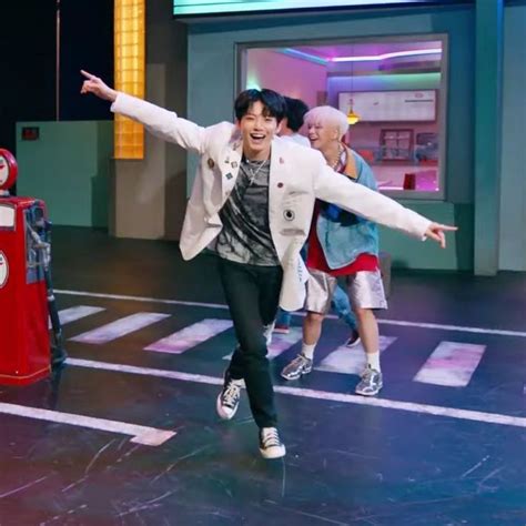 TREASURE HELLO M V TEASER Basketball Court Sport Court