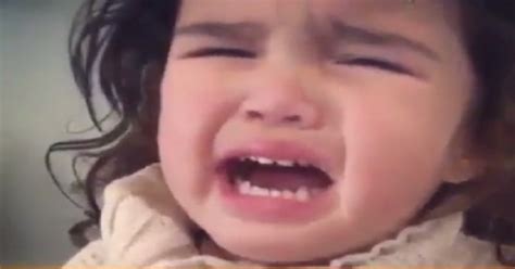 Ngakak Begini Cara Redakan Tangisan Cewek Yang Bikin Netizen Terbahak Okezone Techno