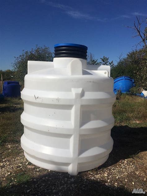 БЕЗПЛАТЕН ТРАНСПОРТ Продавам цистерни за вода горива торове Резервоари Варели Бидони