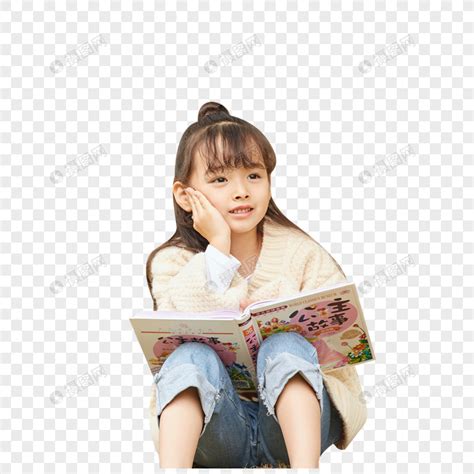 동화를보고 어린 소녀 이미지 사진 401659643 무료 다운로드