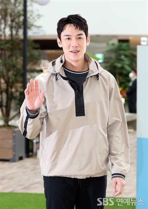 [e포토] 유연석 하트도 미소도 달콤한 남자