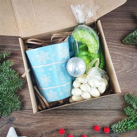 подарок в коробке подарочный бокс новогодний подарок что подарить на новый год новогодний