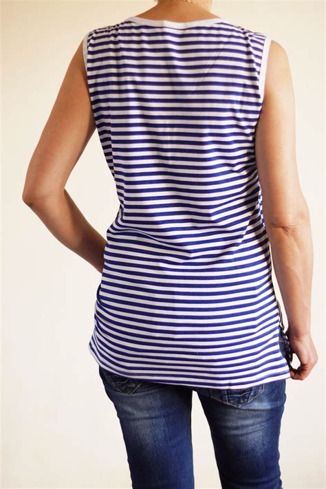 Моряшка туника Веникс производител на дрехи и тениски с шевици ризи с български бродирани