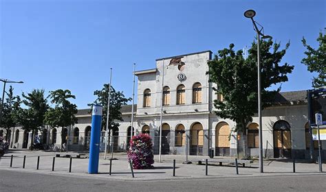 Belgiums Oldest Train Station In Tienen Threatens To Collapse