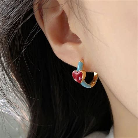 5 Trendy Hoop Earring Designs For Small Face Herzindagi