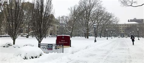 Heavy Snowfall Blankets Campus The University Of Chicago Facilities