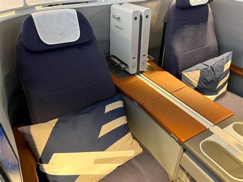 Folgt Uns Auf Den Erstflug Der Neuen Lufthansa Business Allegris Nach