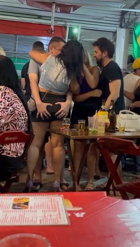 Couple Swapping In Front Of Everyone At The Bar Cnn Amador