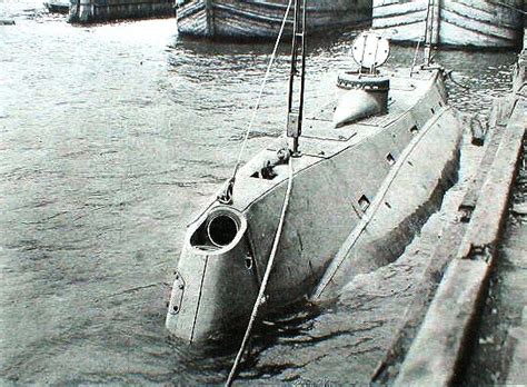 A Brief Look Back At The Worlds First Modern Submarine The Lyncean
