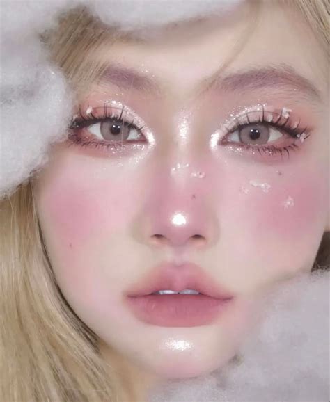 ไอเดียแต่งหน้า Christmas แบบเก๋ๆ 🌲 ️ แกลเลอรีที่โพสต์โดย Gap Lemon8