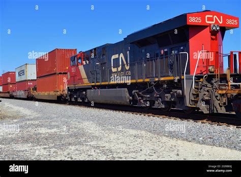 Hoffman Estates Illinois Usa A Single Canadian National Railway Locomotive Acting As A
