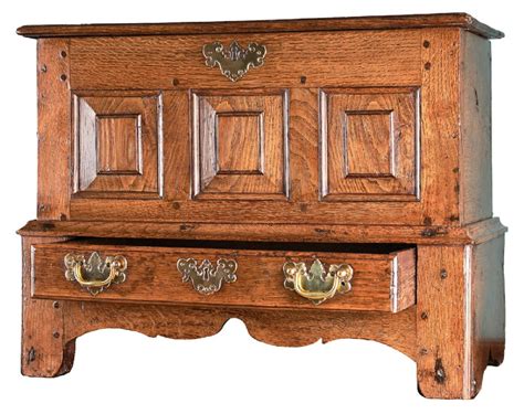 Georgian Oak Panelled Coffor Bach Georgian Oak Panelled Coffor Bach