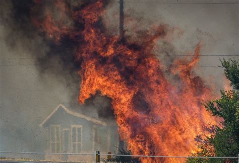 Bastrop Countys Two Wildfires Continue Burning But Containment Improving