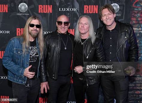 Drummer Robert Mason Photos And Premium High Res Pictures Getty Images