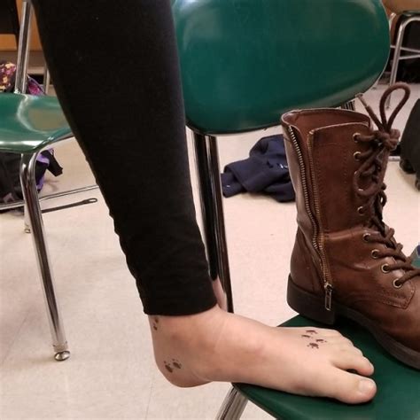 Candid Girl Feet On Tumblr