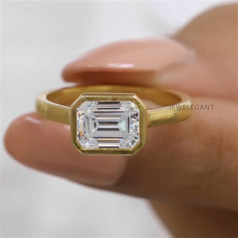Jewelegant 2 Carat Emerald Moissanite Diamond Solitaire Ring Emerald