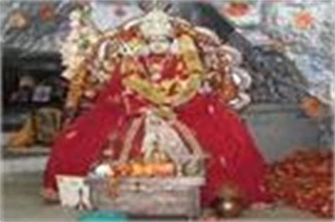 Pix भक्तों की श्रद्धा लुढ़क लुढ़क कर पहुंच रहे हैं मंदिर Devsar Dham