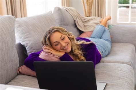 91000 Woman Lying Laptop Pictures