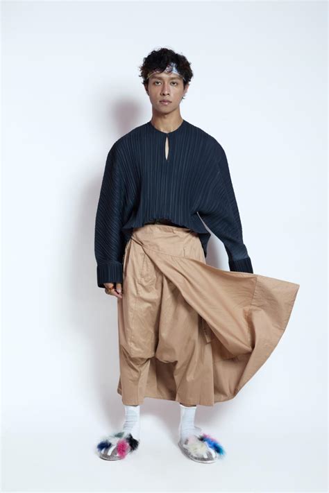 Local Designer Melinda Looi Pays Tribute To Kebaya Creators In Her Raya Collection