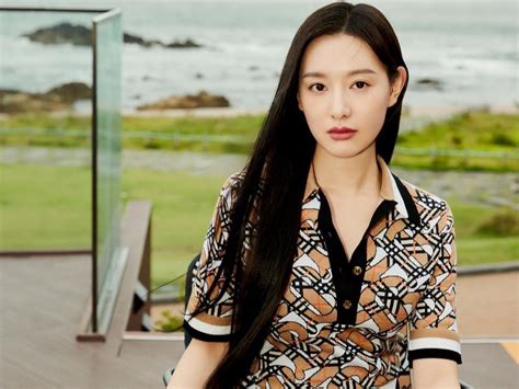 Gantikan Han So Hee Kim Ji Won Dikabarkan Jadi Bintang