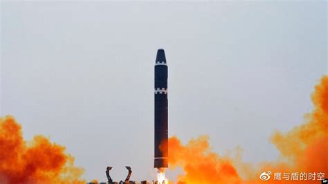 朝鲜18日进行了“火星 15”型洲际弹道导弹的突击发射训练