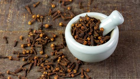 Clove For Indigestion Benefits Of Eating It On An Empty Stomach Healthshots