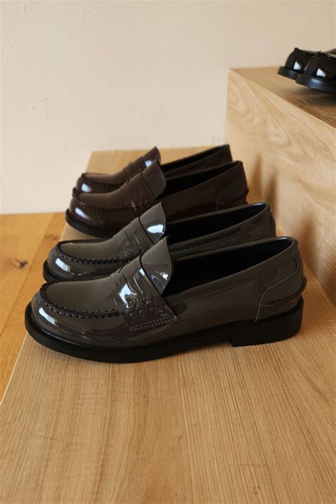 비바슈 유광 절개 라인 여성 페니 로퍼 23cm 4컬러 위시버킷