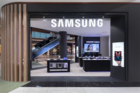 Телефоните от серията Samsung Galaxy S25 идват с нова визия ново усещане… Samsung Store Bulgaria