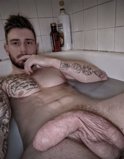Surprise Naked Men 40 Images Daily Squirt Surprise Naked Men 40 Images Daily Squirt