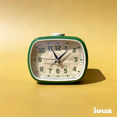 알람·탁상시계 레트로 아날로그 무소음 소형 알람 탁상시계 앤틱 빈티지 디자인 1973 오늘의집 쇼핑
