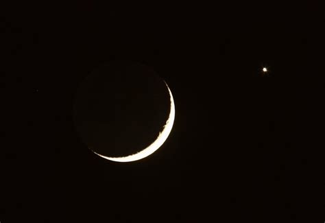 孤星伴月 快懂百科