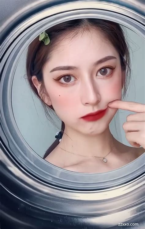 四川姑娘魔镜 美女 小姐姐 ZZXXO