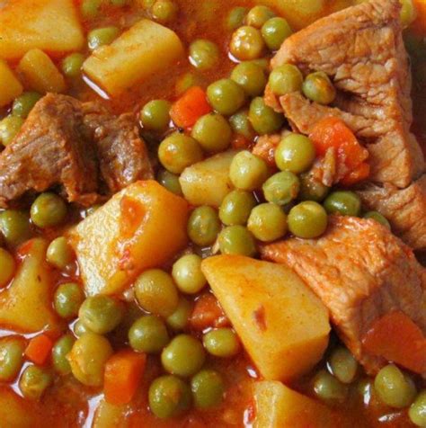 Свинско с картофи и грах перфектната зимна манджичка За Жената