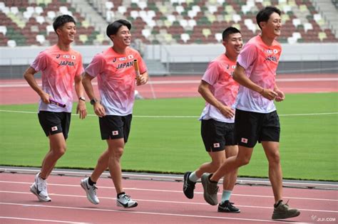 画像・写真：練習を公開した桐生ら：時事ドットコム